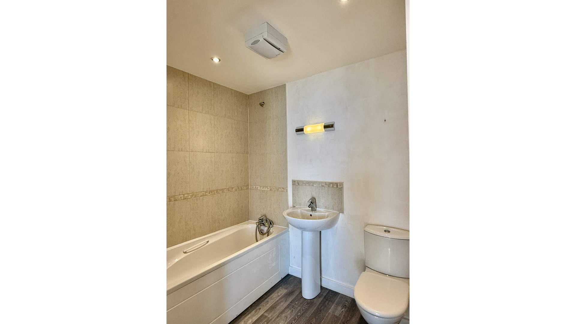 Cowley Groves - Apt. 47 Queens Pier Apartments, Stanley Mount East ...