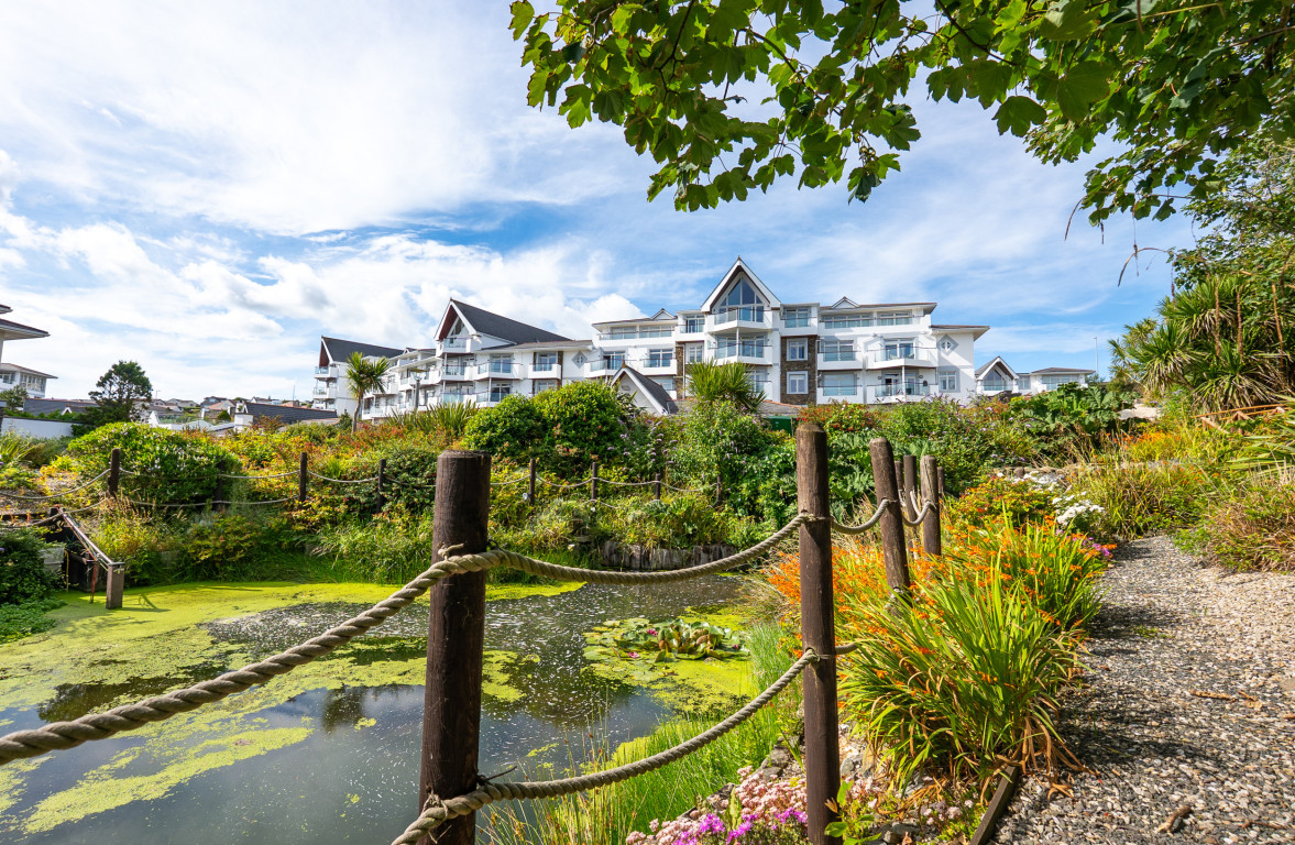 Cowley Groves - Apt. 62 Majestic Apartments + 1 Allocated Parking Space, King Edward Road ...